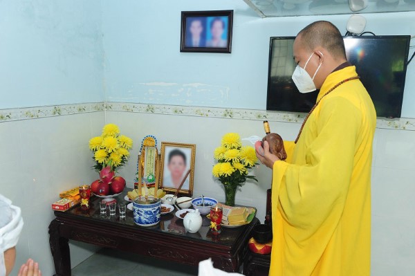 Mãn tang là gì? Đồ cúng mãn tang của người Việt như thế nào?